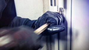 What is the difference between robbery, burglary and theft? | Dribbin ...